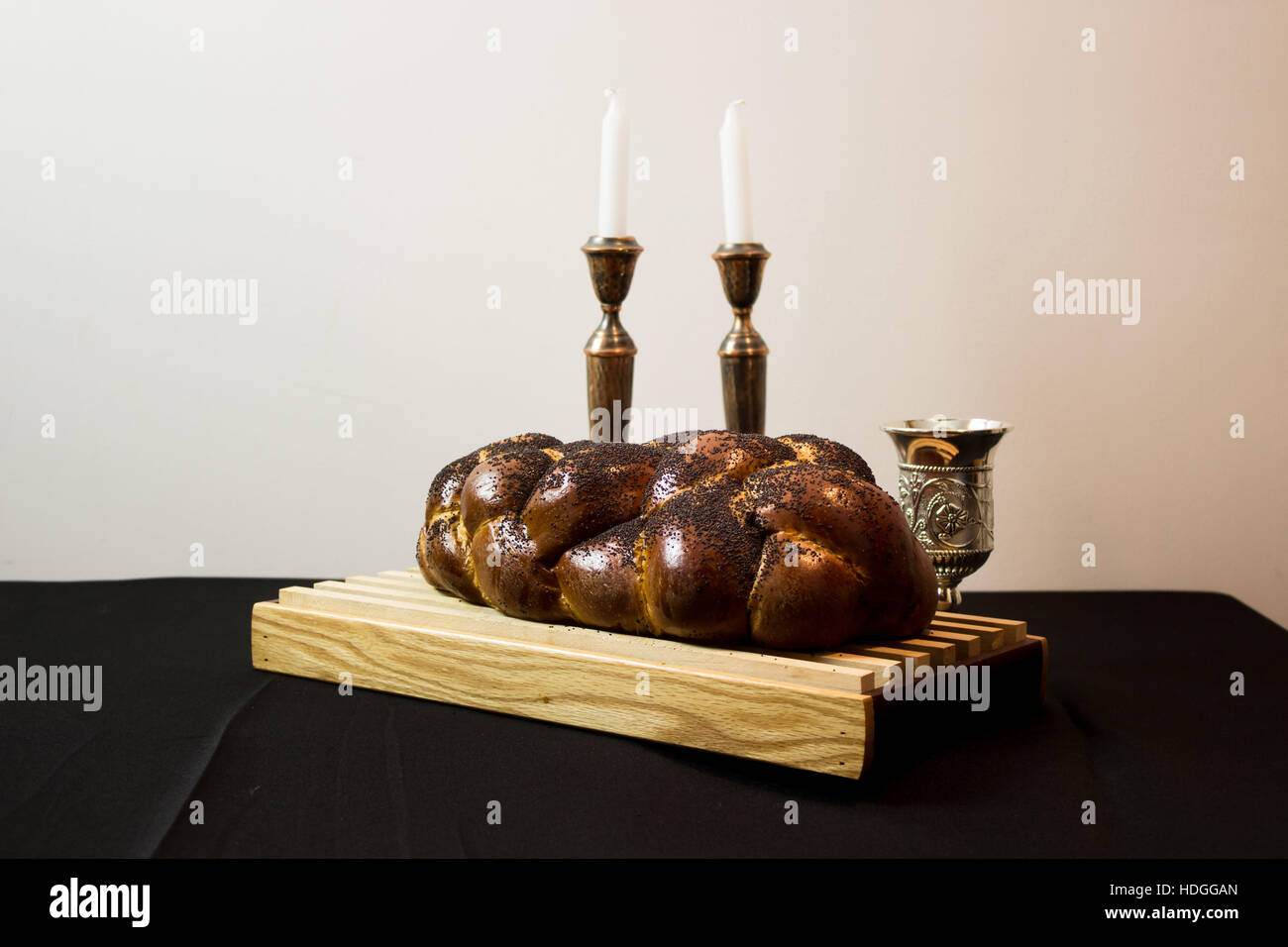The shabbat candles hi-res stock photography and images - Alamy