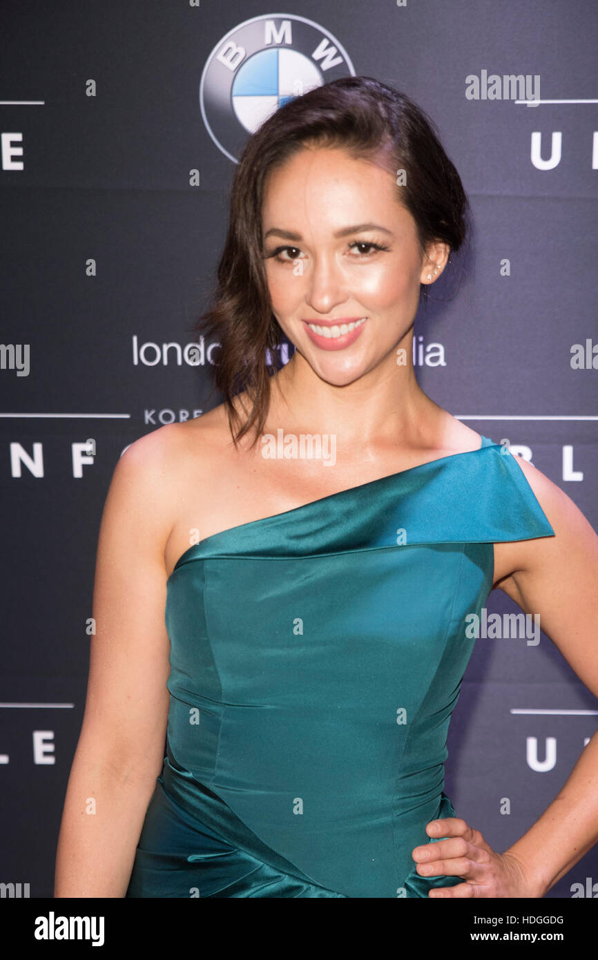 Jennifer Field arrives at Unforgettable Gala December 10, 2016 in ...