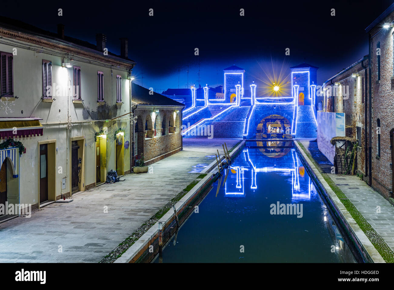 Christmas lights on ancient bridge in Italy Stock Photo - Alamy