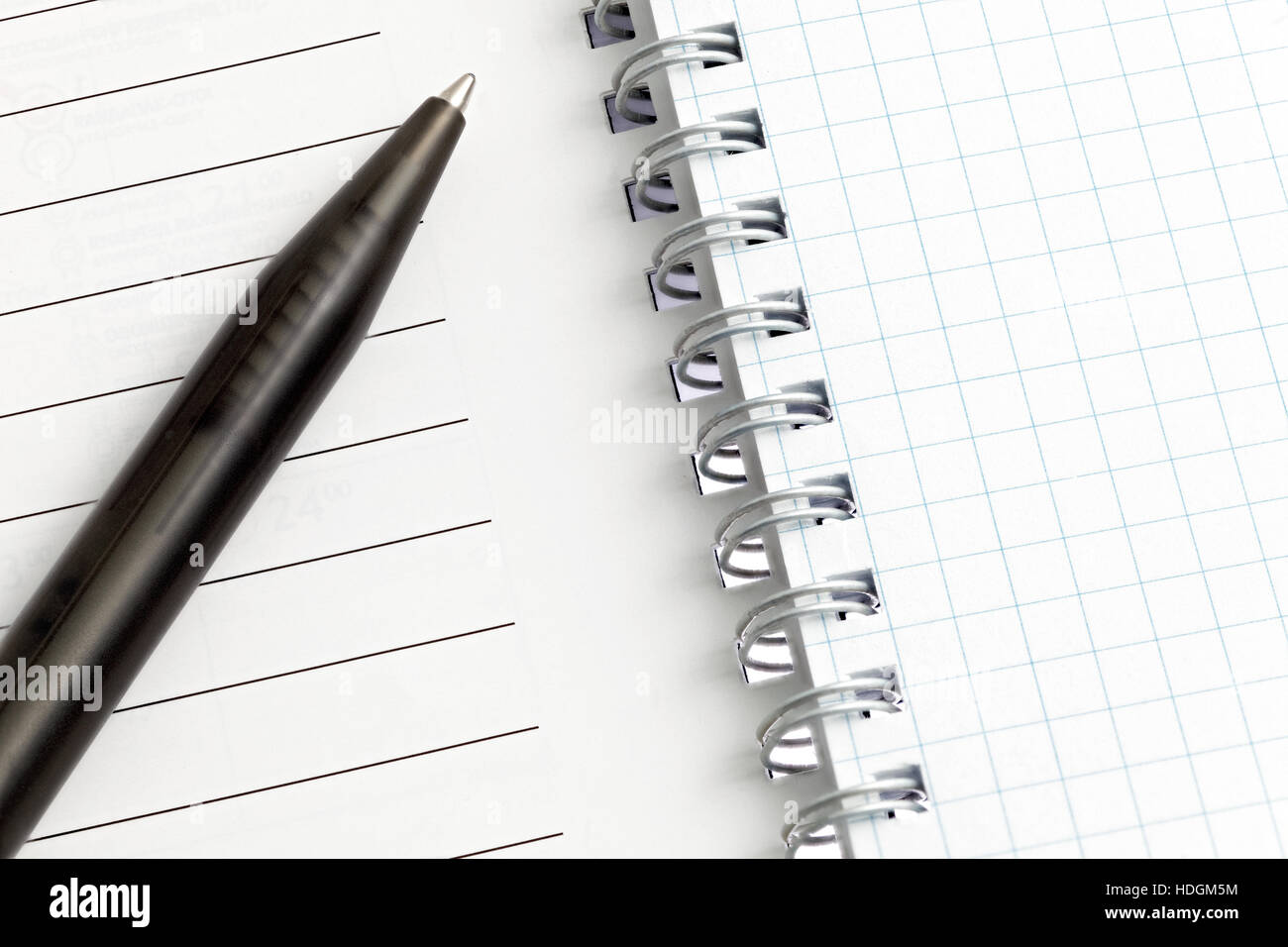 Staple pages hi-res stock photography and images - Alamy