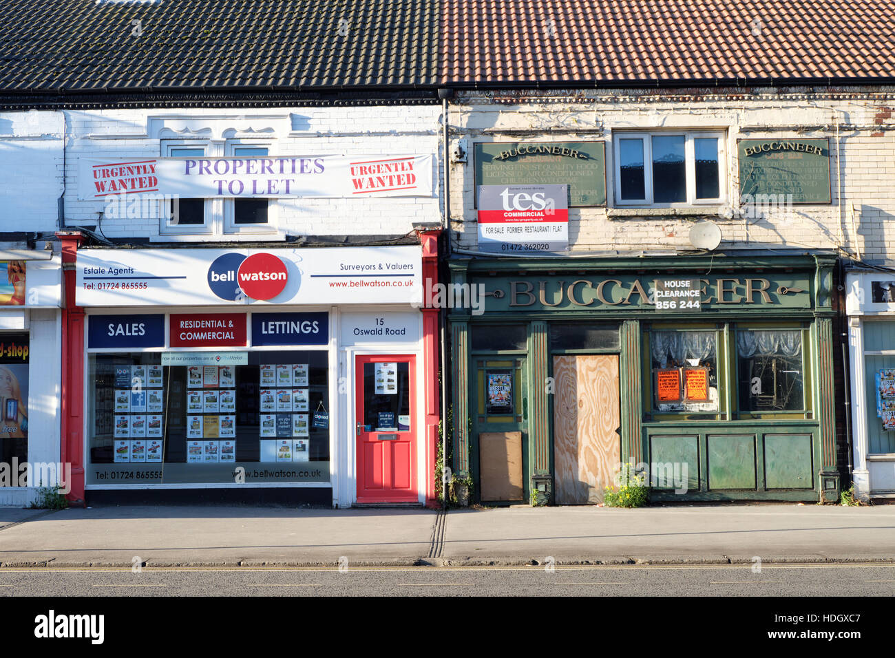 Commercial property - shopfronts Stock Photo - Alamy