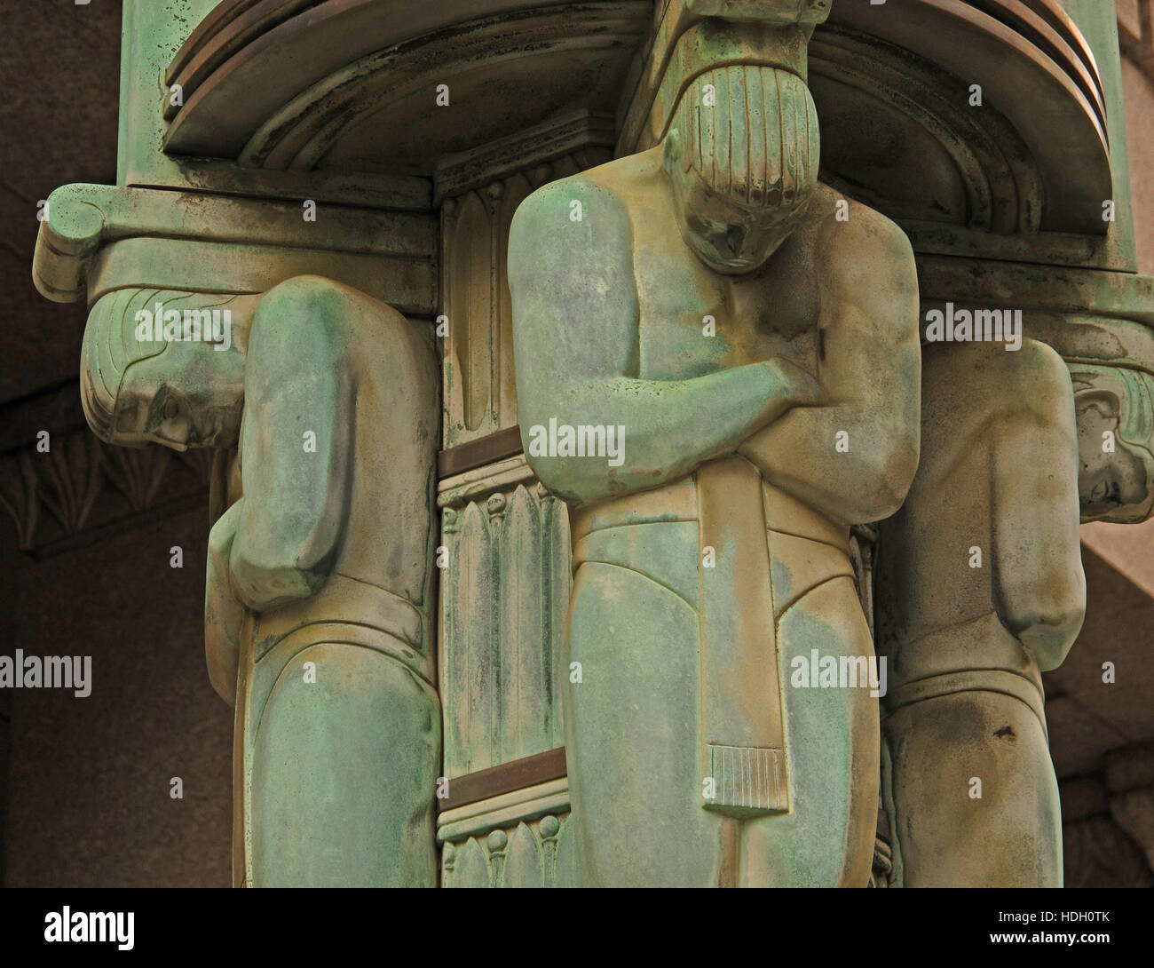 Art deco statues hi-res stock photography and images - Alamy