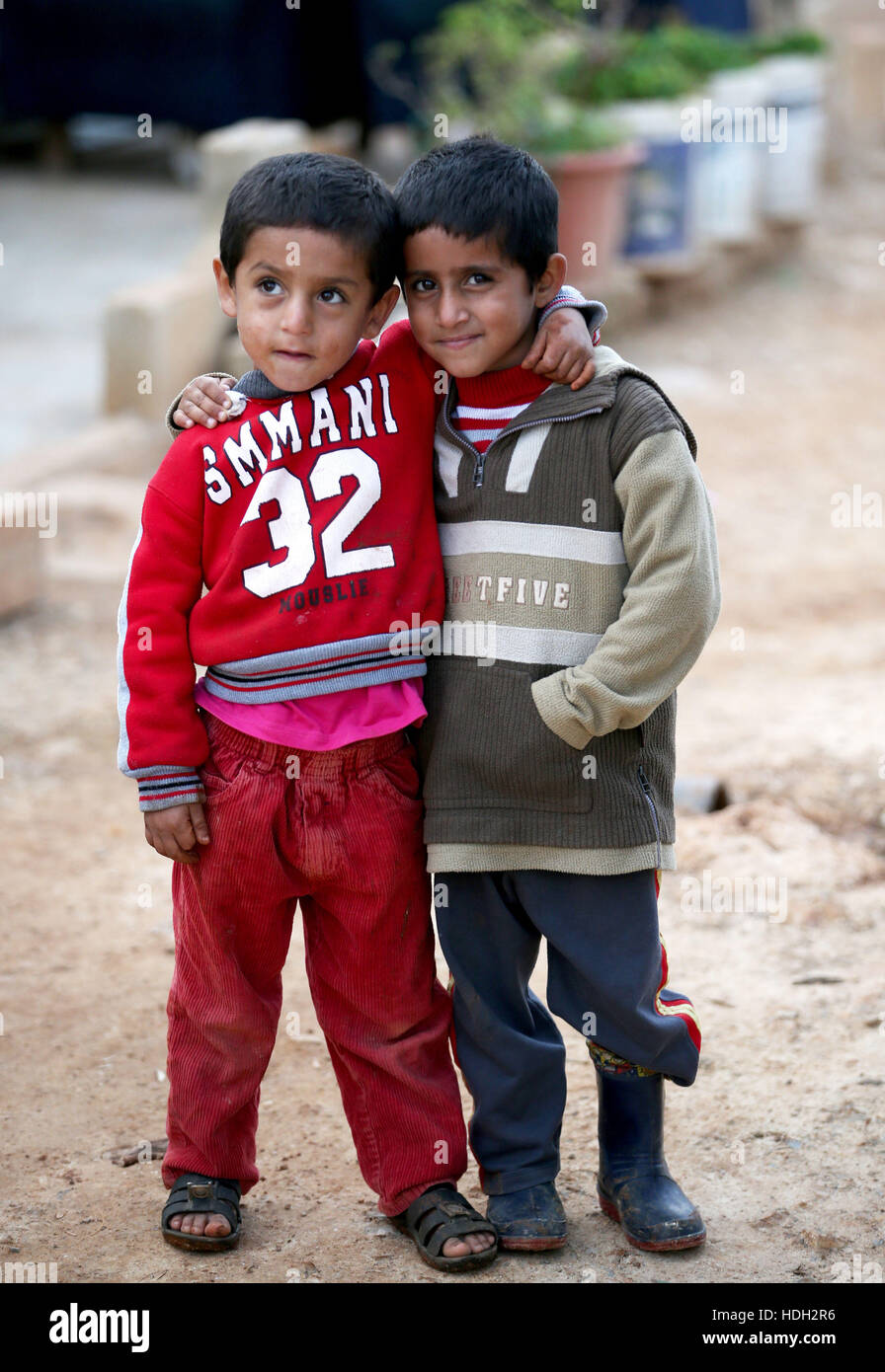 Syrian refugee children hi-res stock photography and images - Alamy