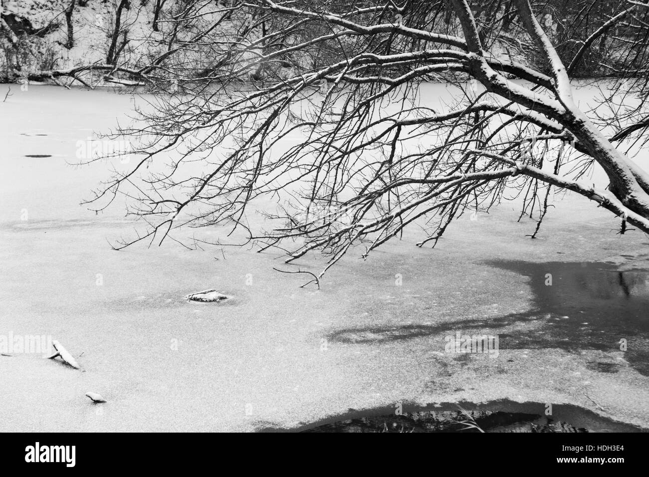 Ice and river hi-res stock photography and images - Alamy