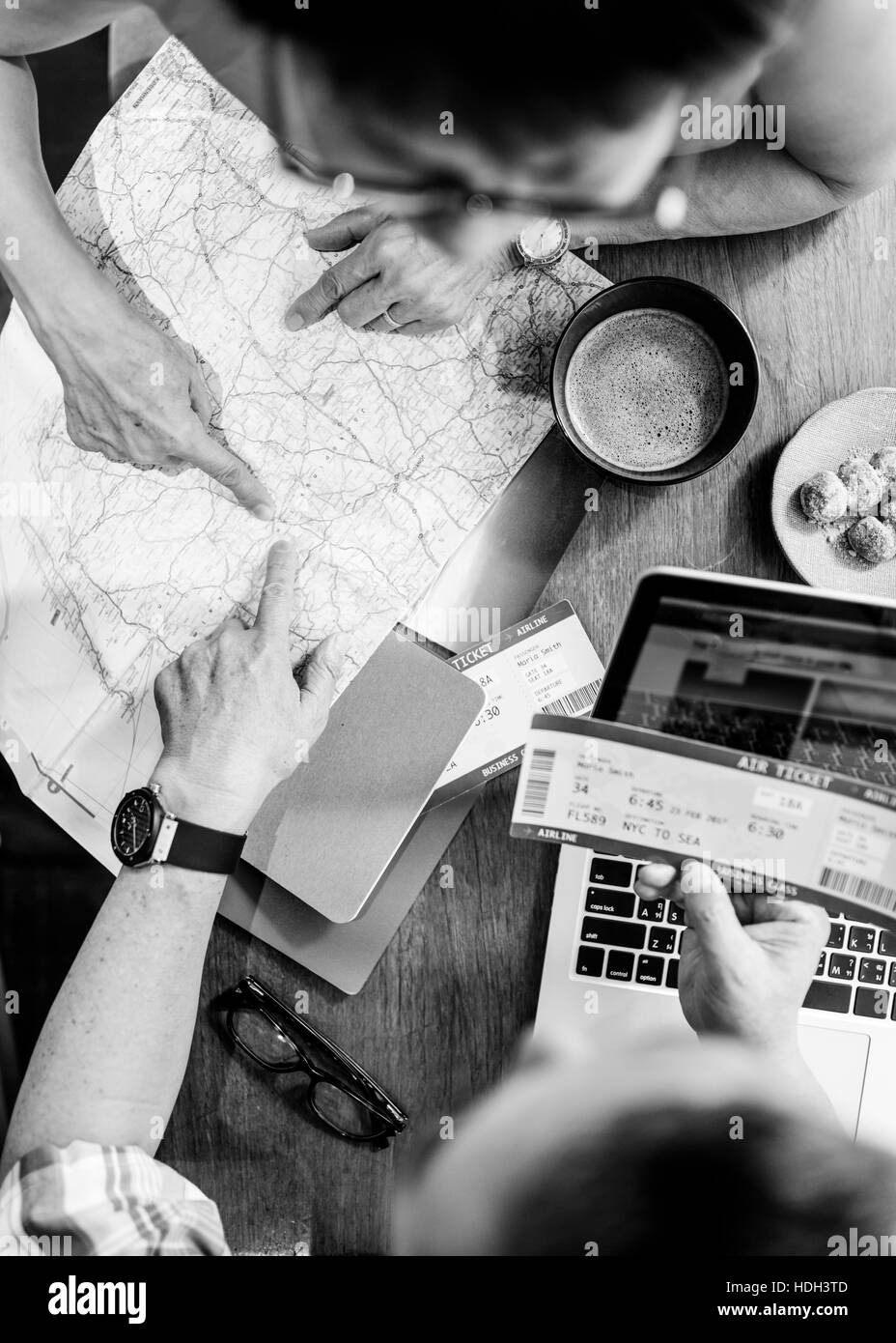 Woman using computer laptop Black and White Stock Photos & Images - Alamy