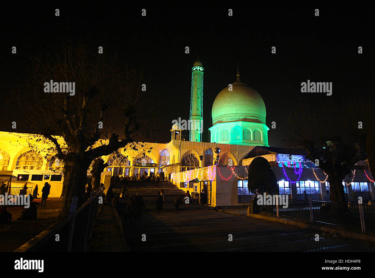 Prophet muhammad shrine hi-res stock photography and images - Alamy