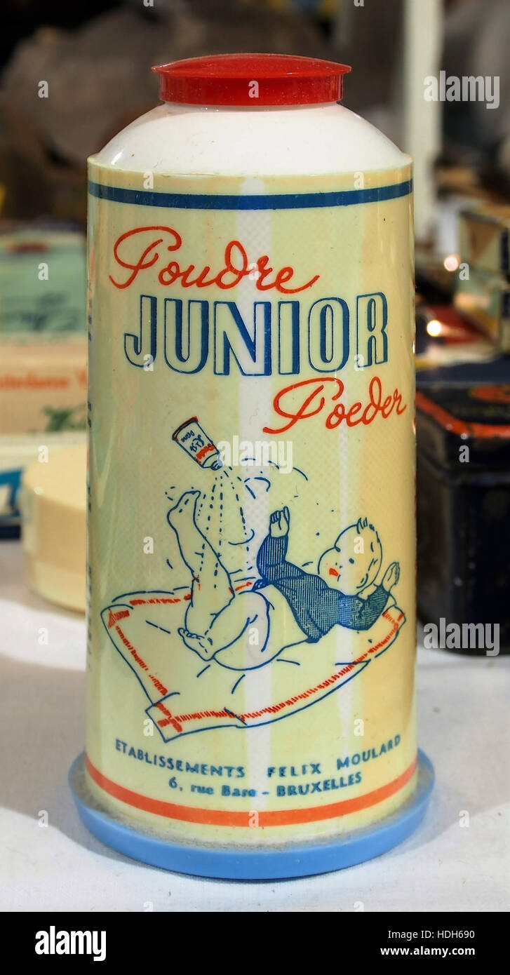 An image of the Poudre Junior baby powder bus, featuring the product's ...