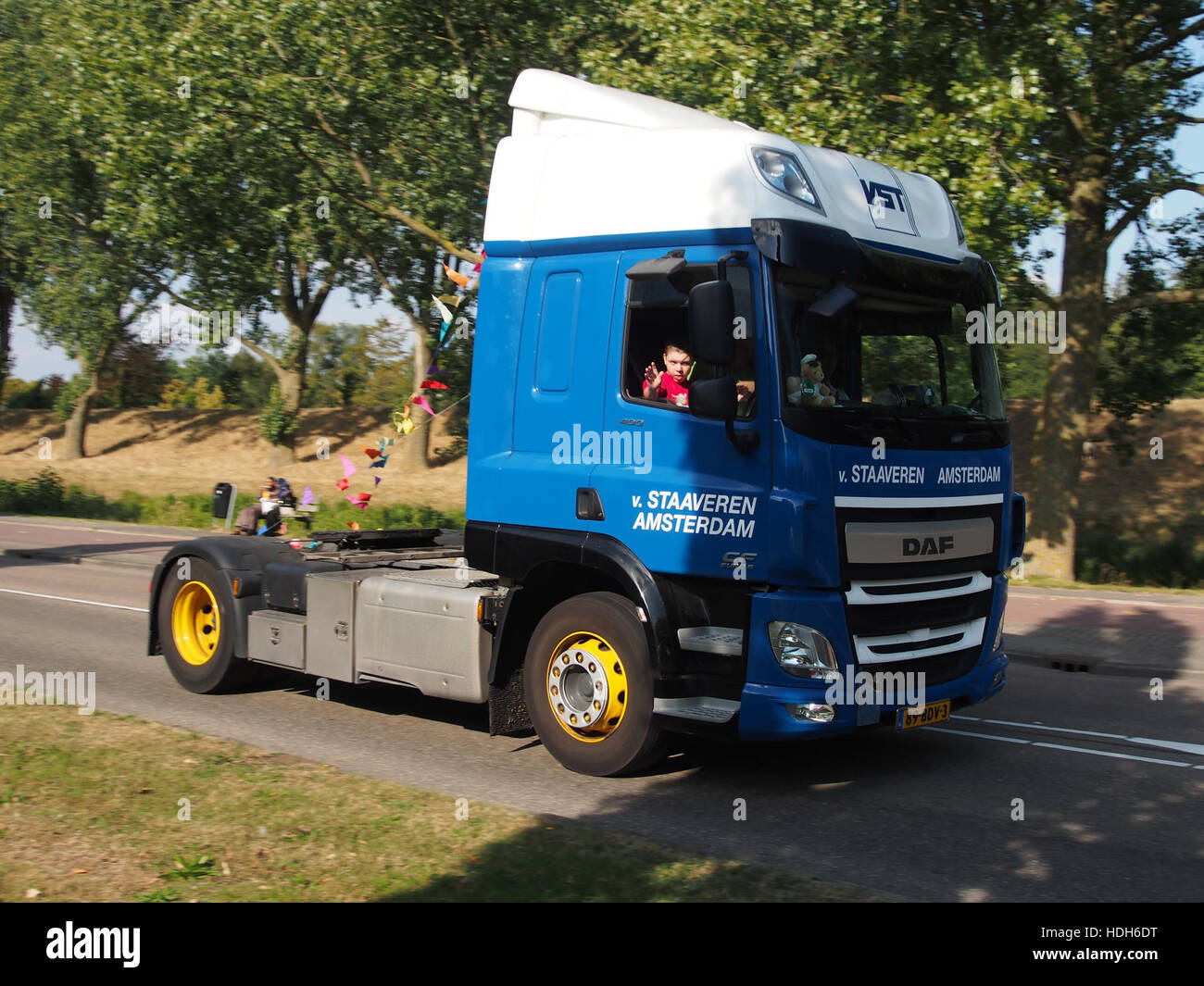 Large trucks hi-res stock photography and images - Alamy