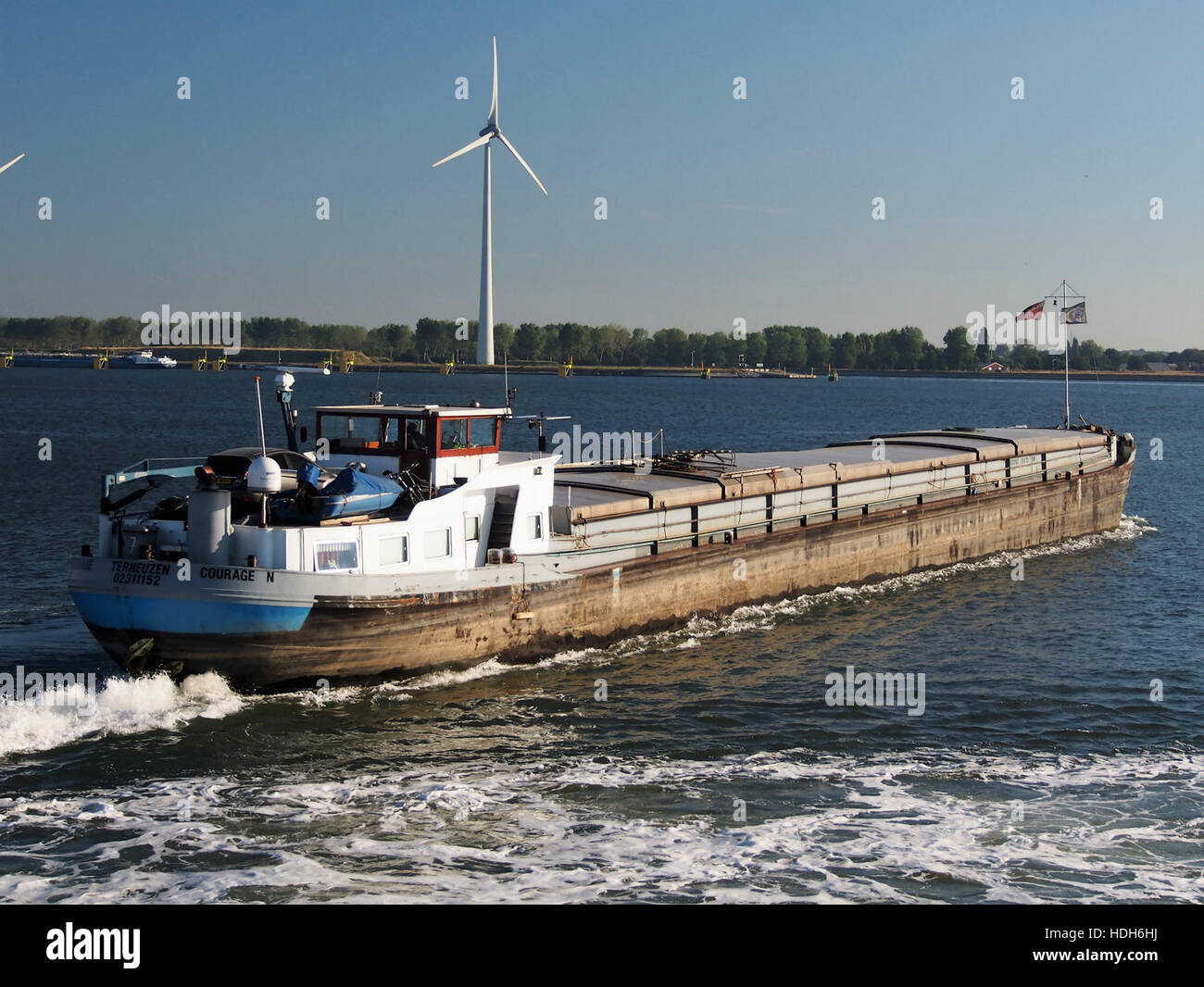 Courage (ship, 1962) ENI 02311152, Berendrechtsluis, Antwerpen pic2 ...