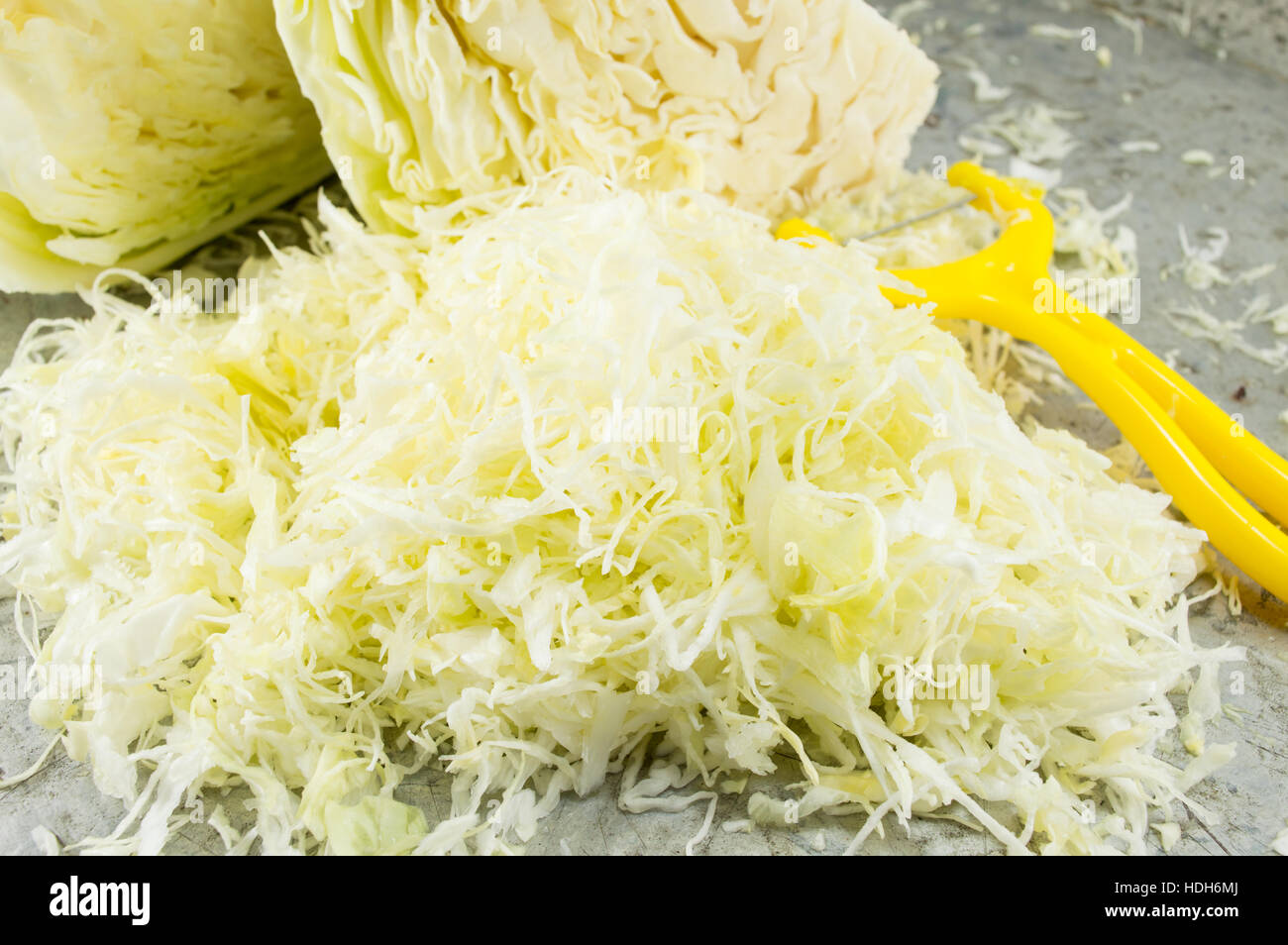 Cutting cabbage on board knife hi-res stock photography and images - Alamy