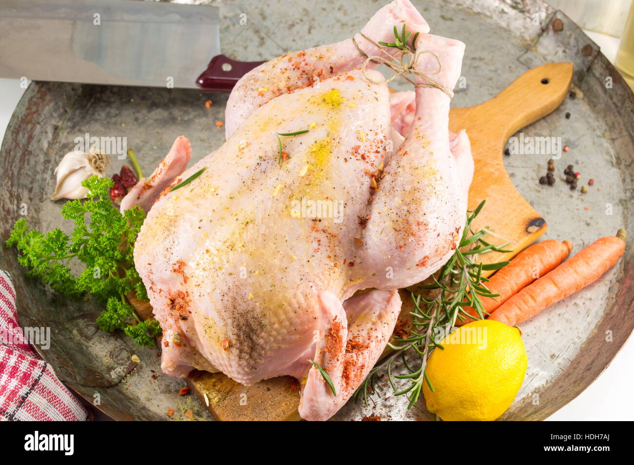 Raw chicken wing hi-res stock photography and images - Alamy