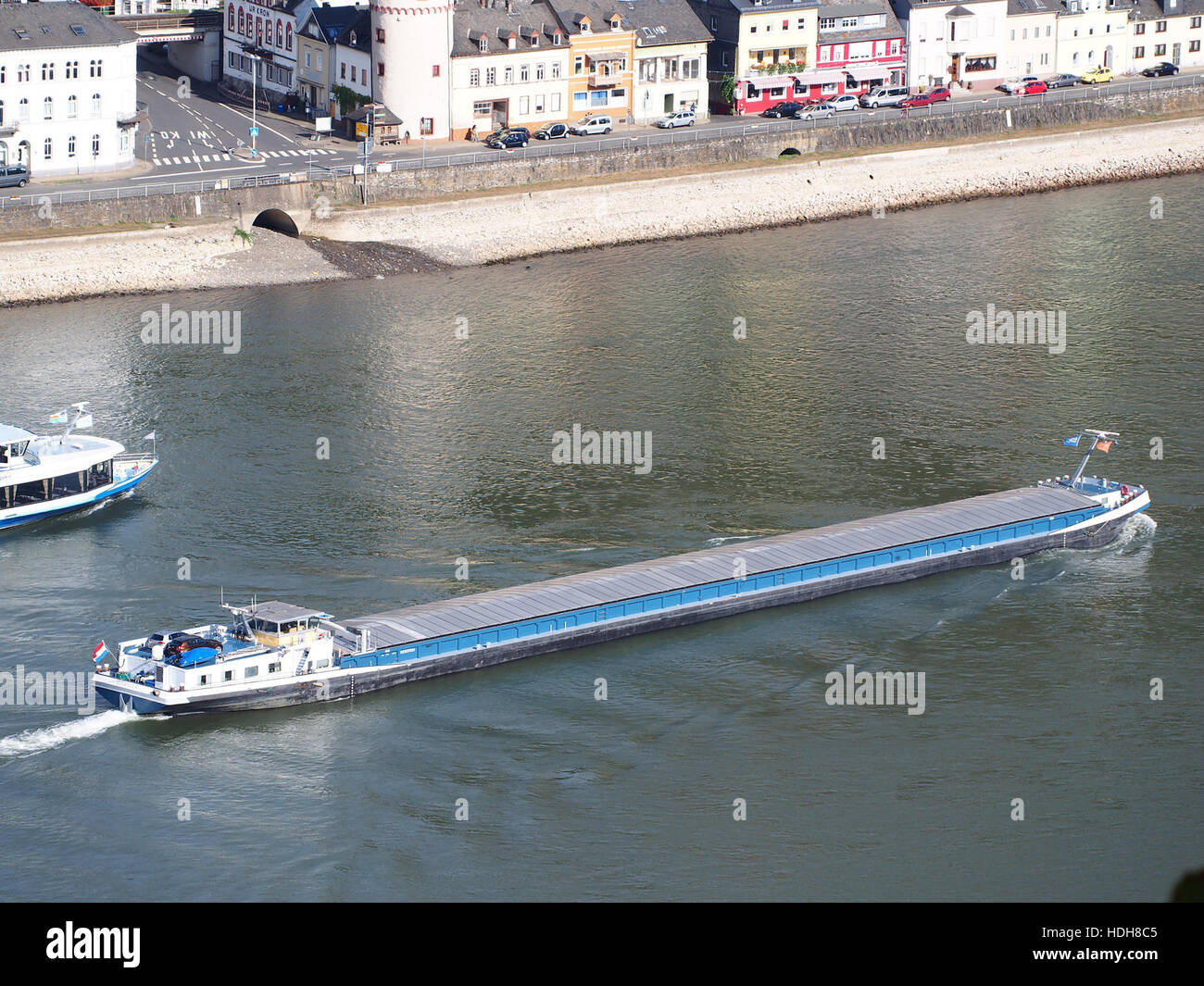 The Oranda, a ship built in 2005 with ENI number 02327261, navigates ...