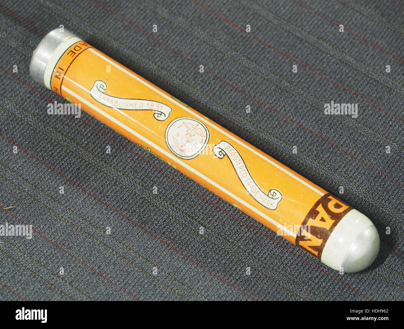 This image depicts a close-up of a Spanera cigar wrapper, showcasing ...