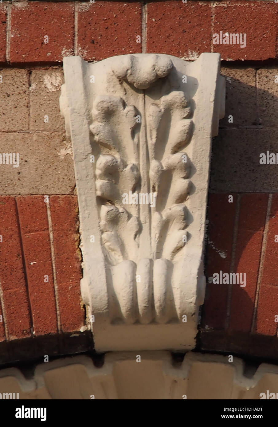 This image depicts an architectural detail of Amsteldijk 25, featuring ...