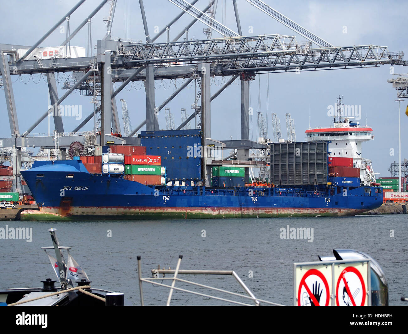 Cargo container ship sea port hi-res stock photography and images - Alamy