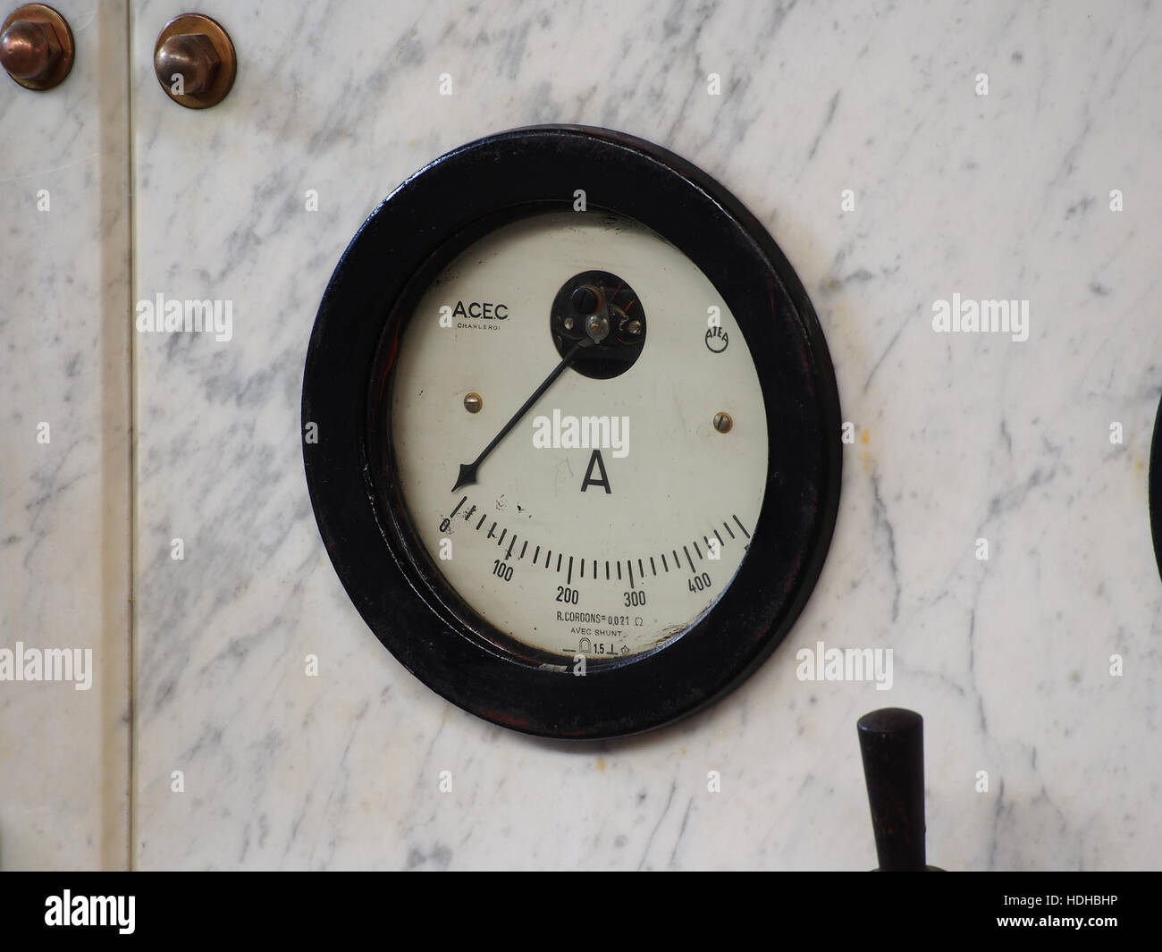This image showcases an old Ampere meter displayed at the Musée du ...