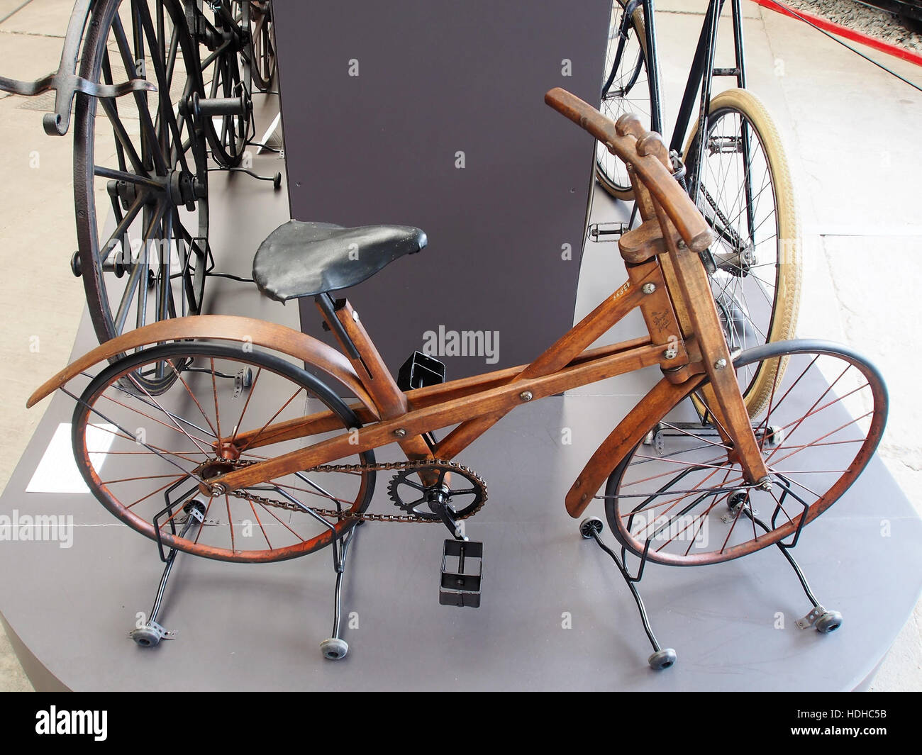 Early 1900s bicycle hi-res stock photography and images - Alamy