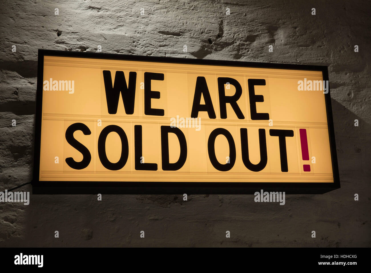 Sold out sign hi-res stock photography and images - Alamy