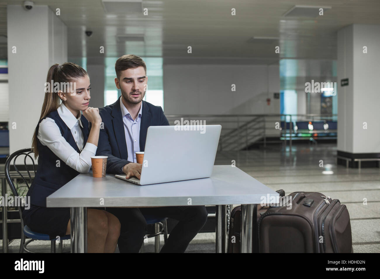 Coworker table hi-res stock photography and images - Alamy