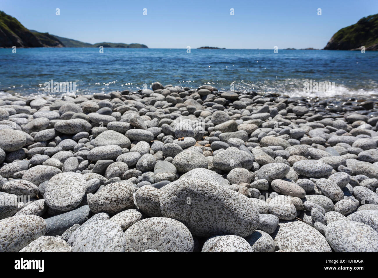 Pebble shore hi-res stock photography and images - Alamy