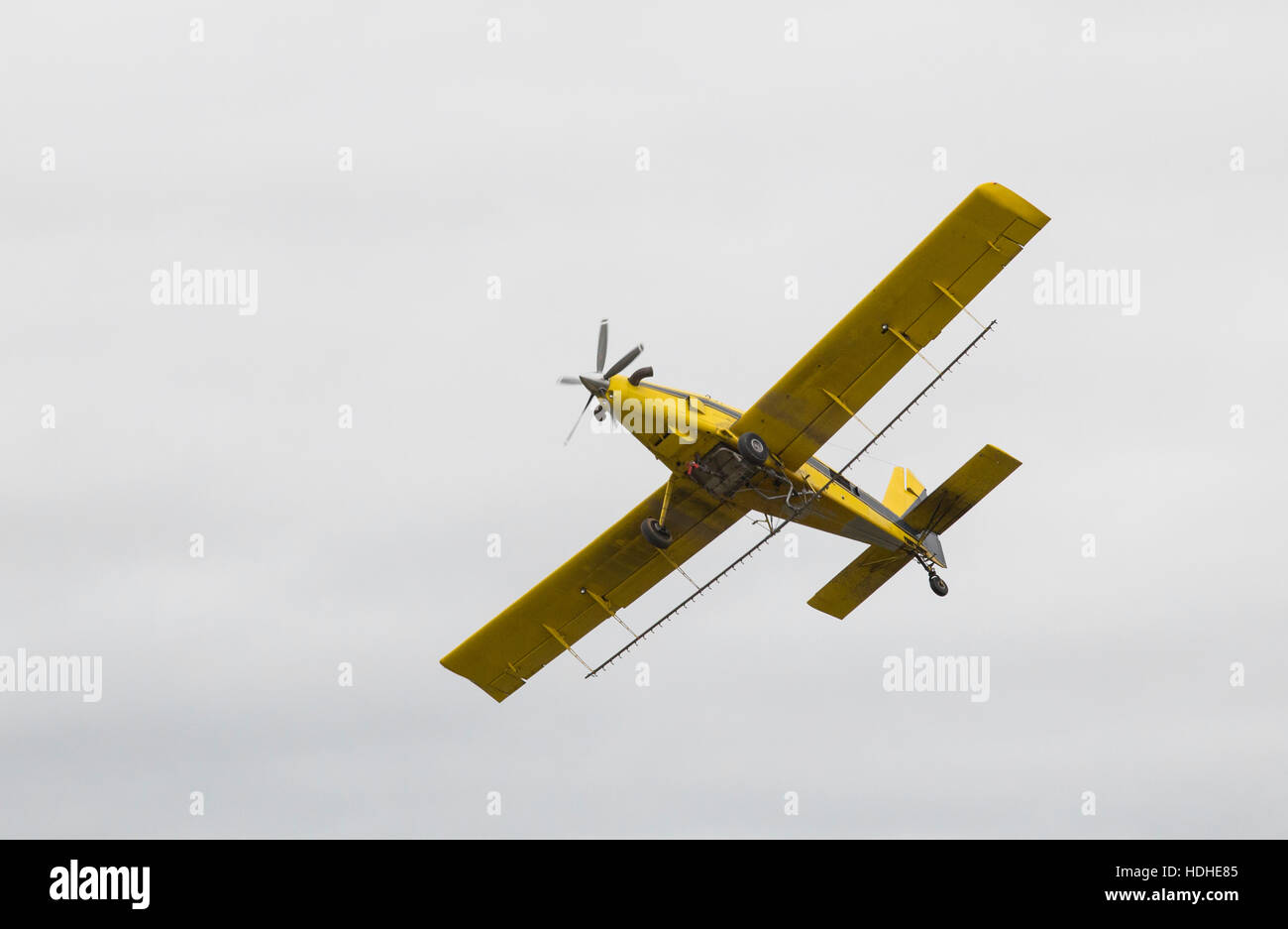 Airplane, sky, horizontal hi-res stock photography and images - Alamy