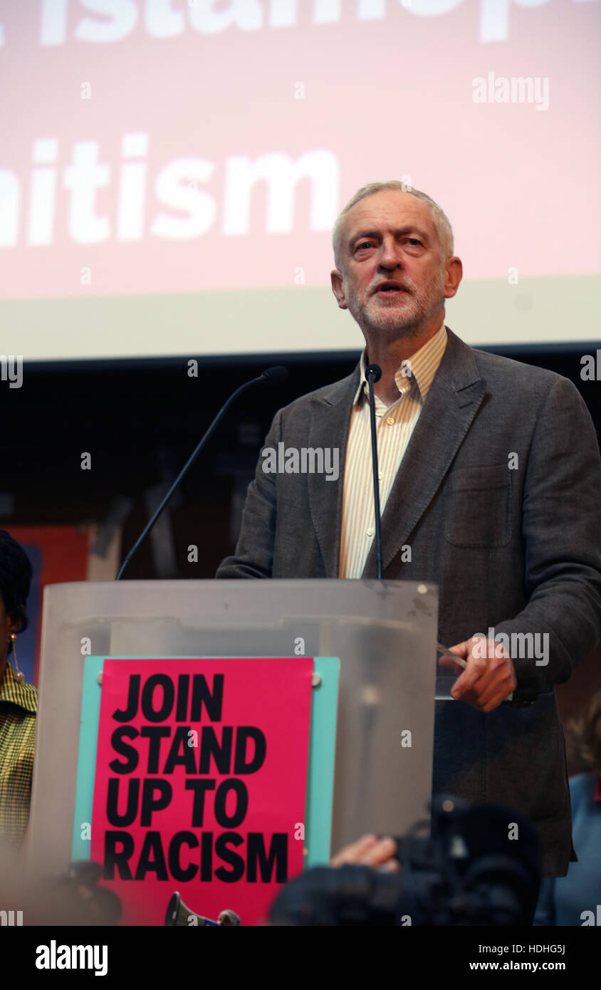 Stamp out racism hi-res stock photography and images - Alamy