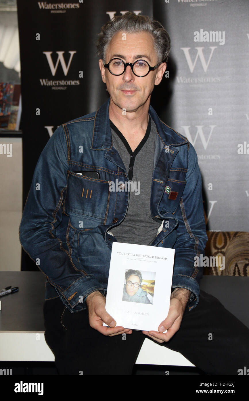 Scottish actor Alan Cumming sign?s? copies of his new memoir, You Gotta ...