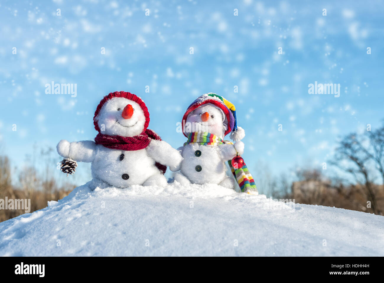 Snowmen couple hi-res stock photography and images - Alamy