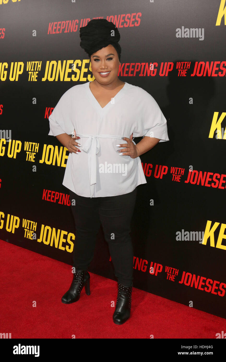 Los Angeles premiere of 'Keeping Up with the Joneses' - Arrivals ...