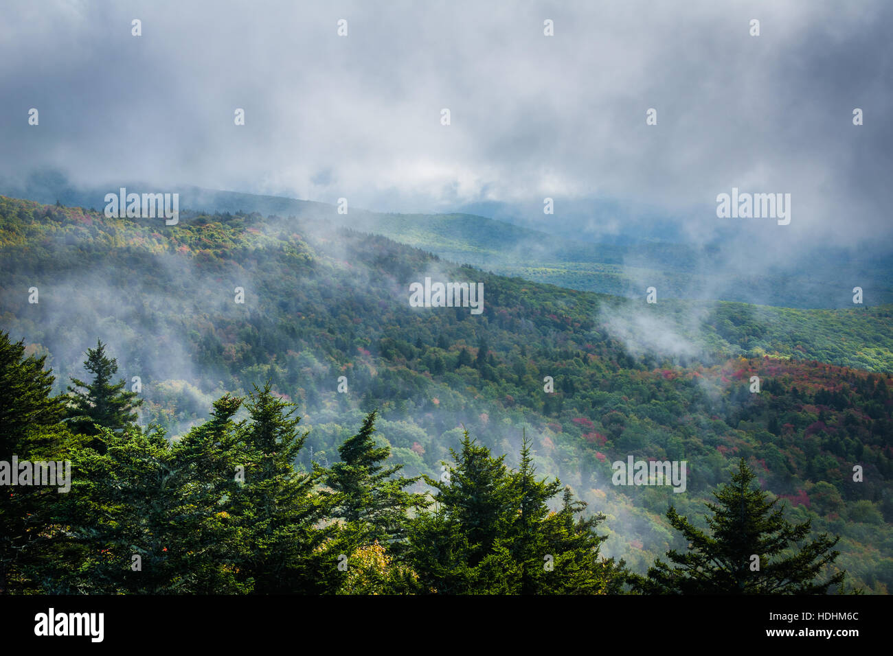 Foggy mountain ridge hi-res stock photography and images - Alamy