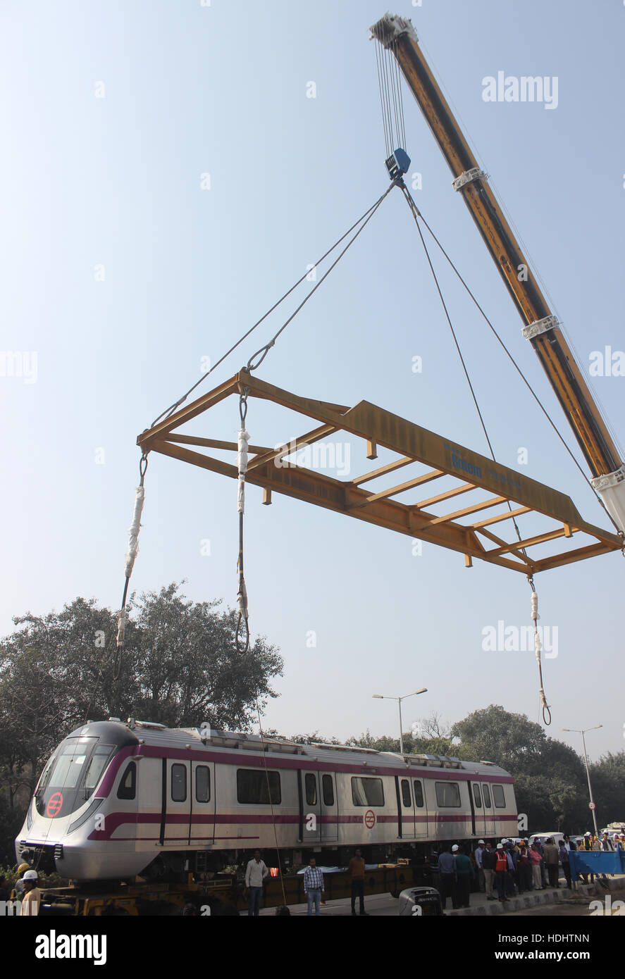 India delhi metro on track hi-res stock photography and images - Alamy