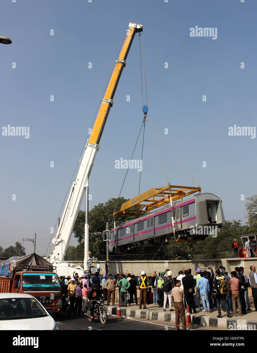 India delhi metro on track hi-res stock photography and images - Alamy