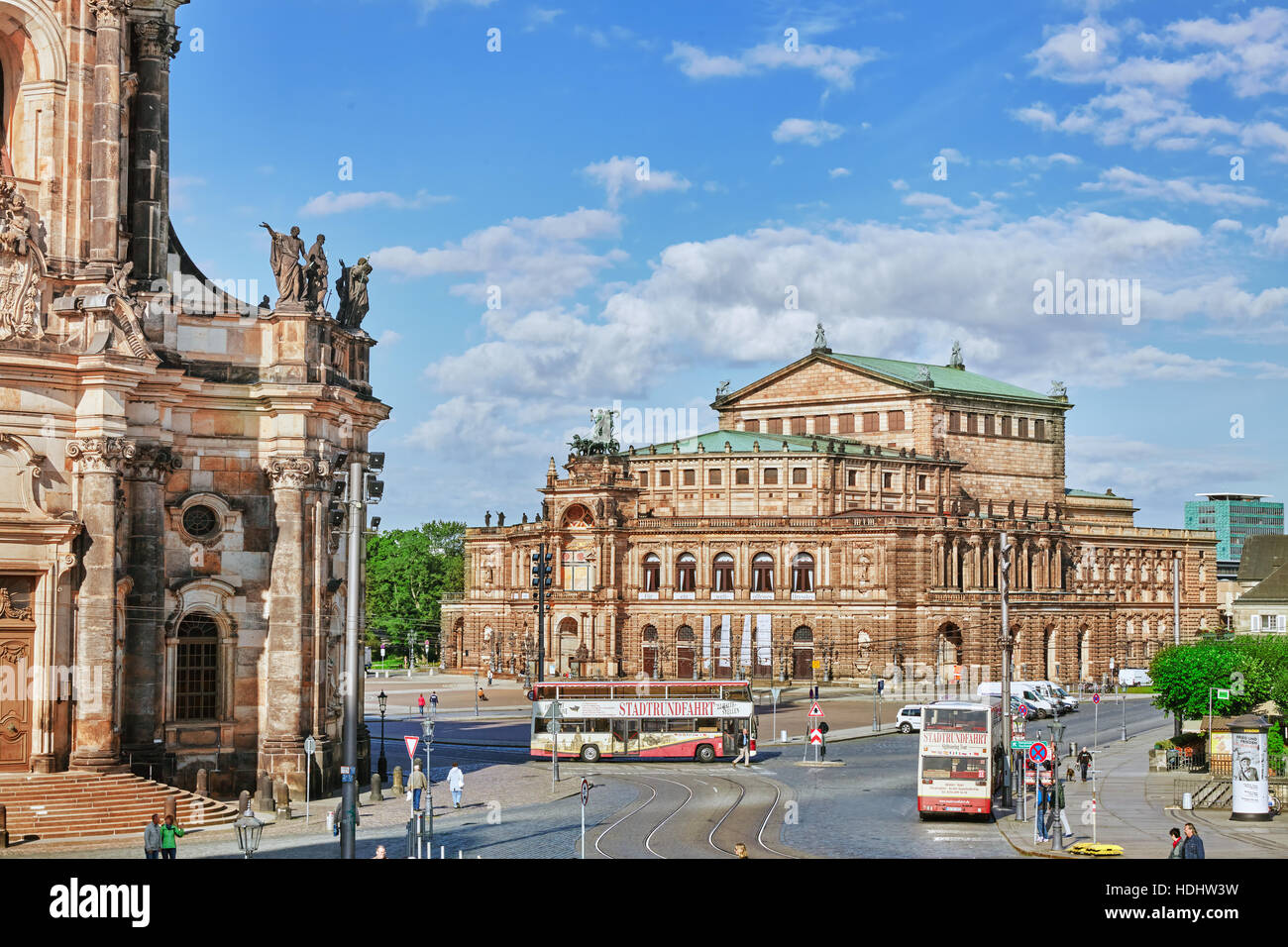 The opera house of the sachsische staatsoper dresden hi-res stock ...
