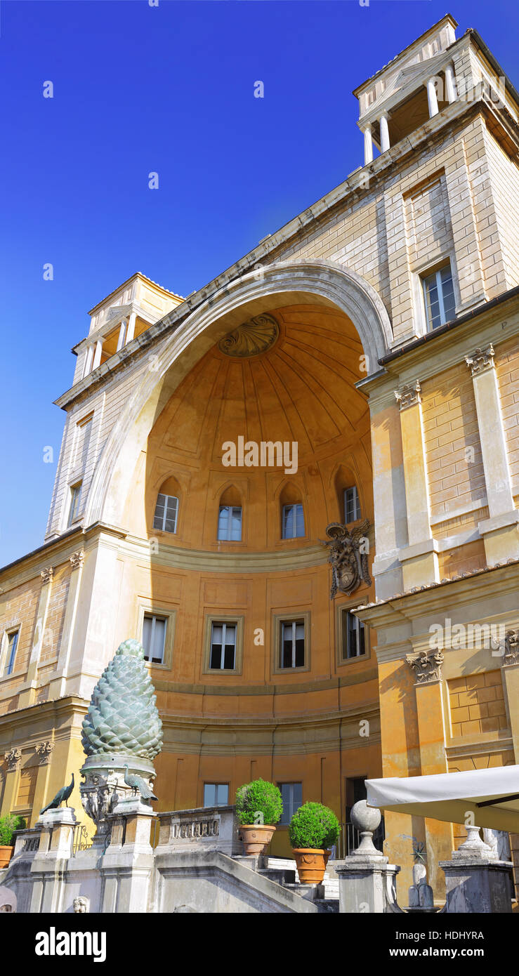 Enclosed column hi-res stock photography and images - Alamy