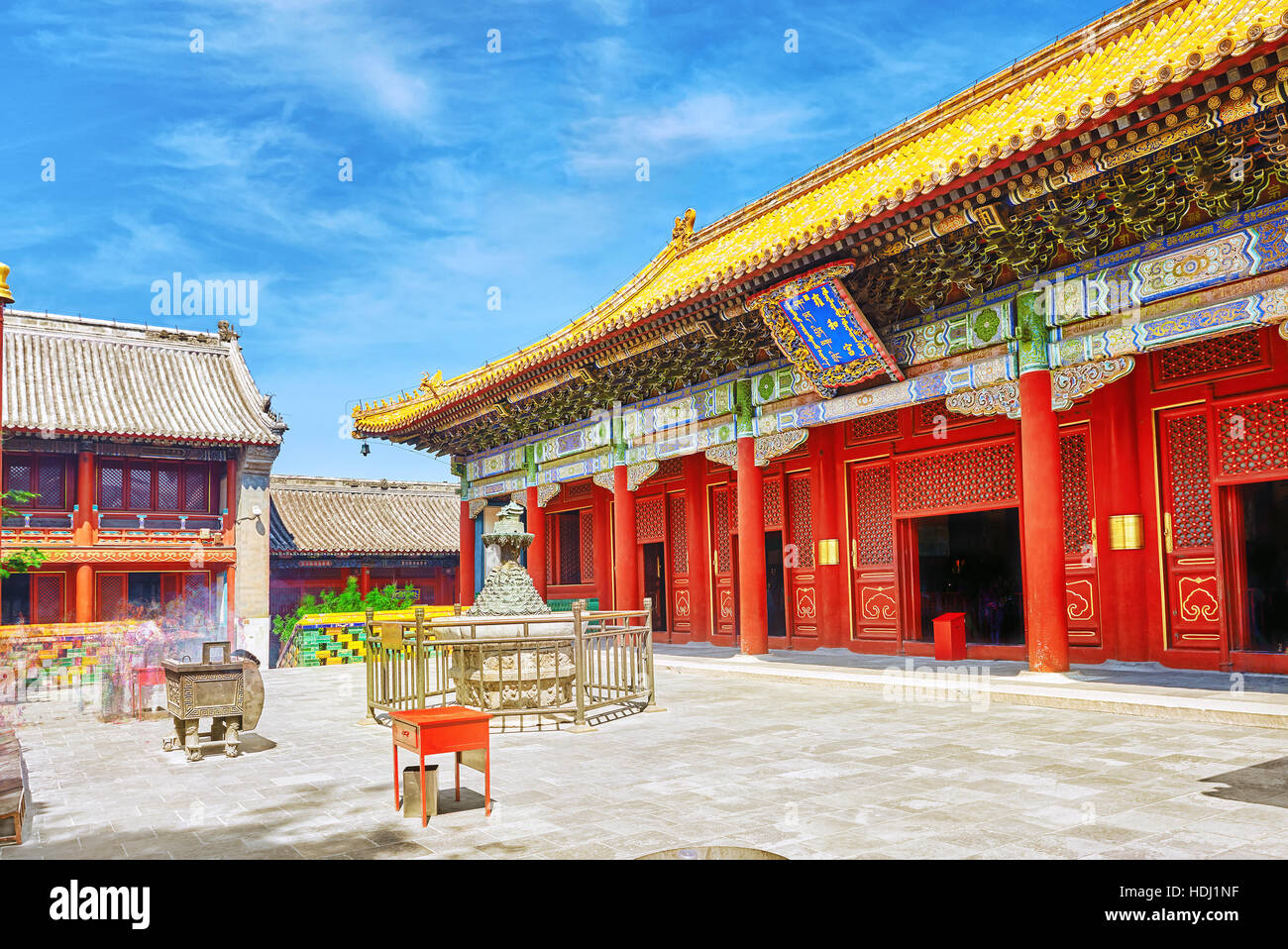 Lama temple yong hi-res stock photography and images - Alamy