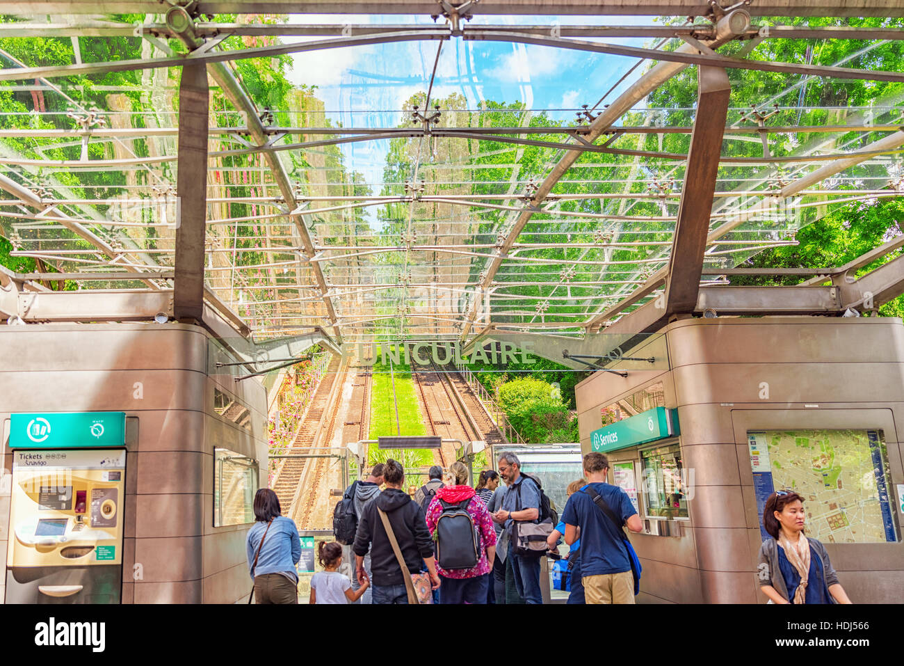Funicular montmartre cathedral hi-res stock photography and images - Alamy
