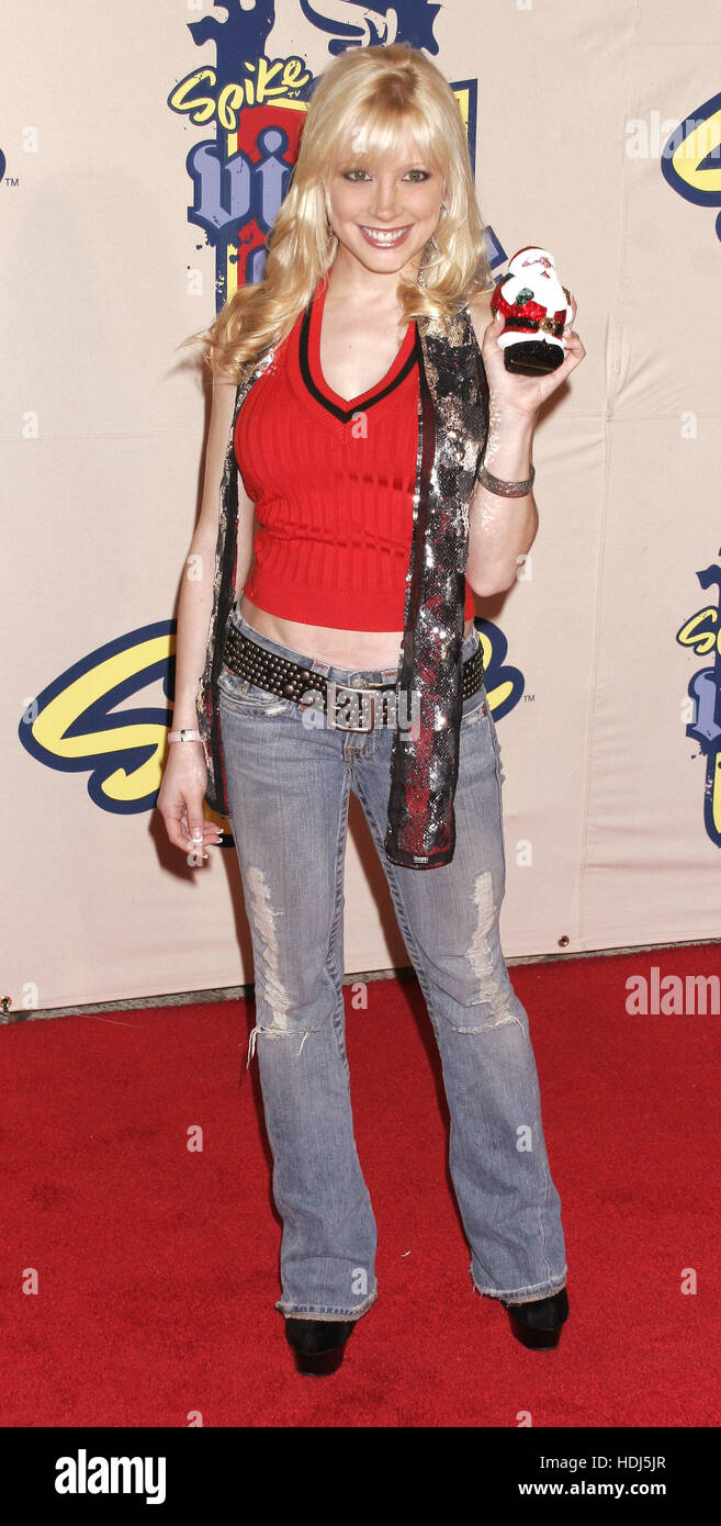 Courtney Peldon arrives at the Spike TV Video Game Awards on December ...