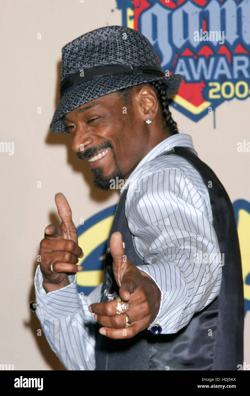 Rap musician Snopp Dogg arrives at the Spike TV Video Game Awards in ...