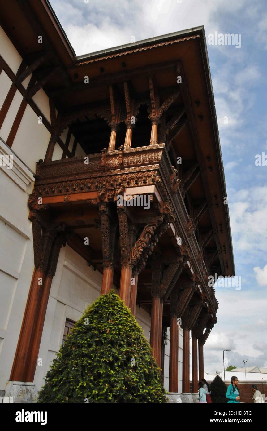 Neasden Hindu temple, London Stock Photo - Alamy