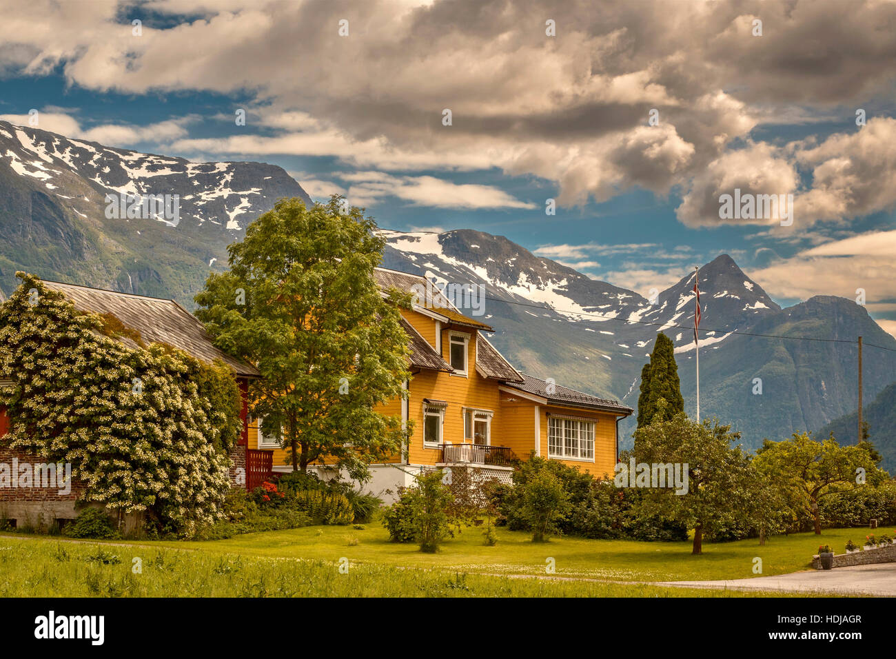 House of the village hi-res stock photography and images - Alamy