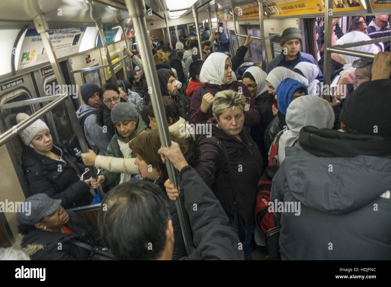 Crowded Subway Car Stock Photos & Crowded Subway Car Stock Images - Alamy