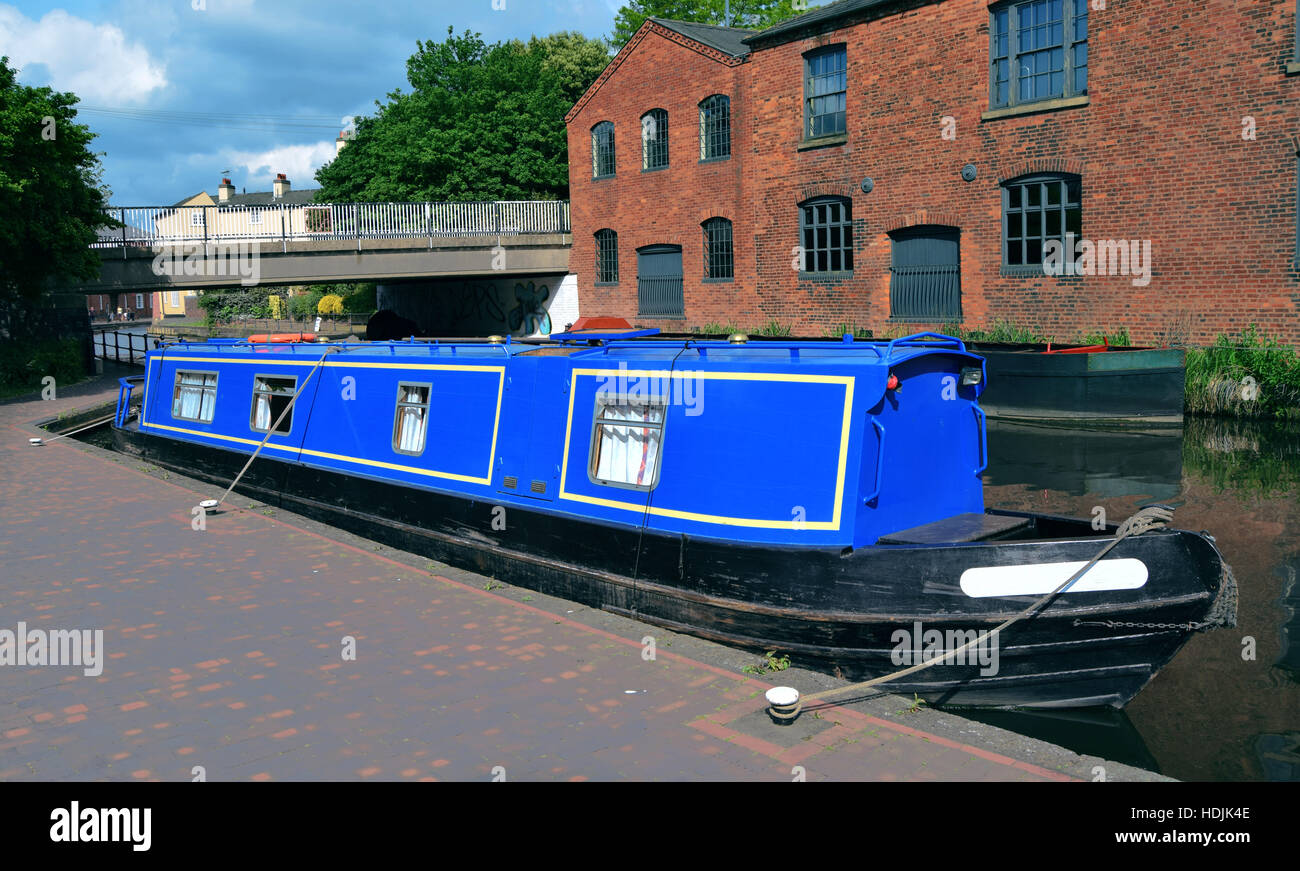 Birmingham Canal Boat Stock Photos & Birmingham Canal Boat Stock Images ...