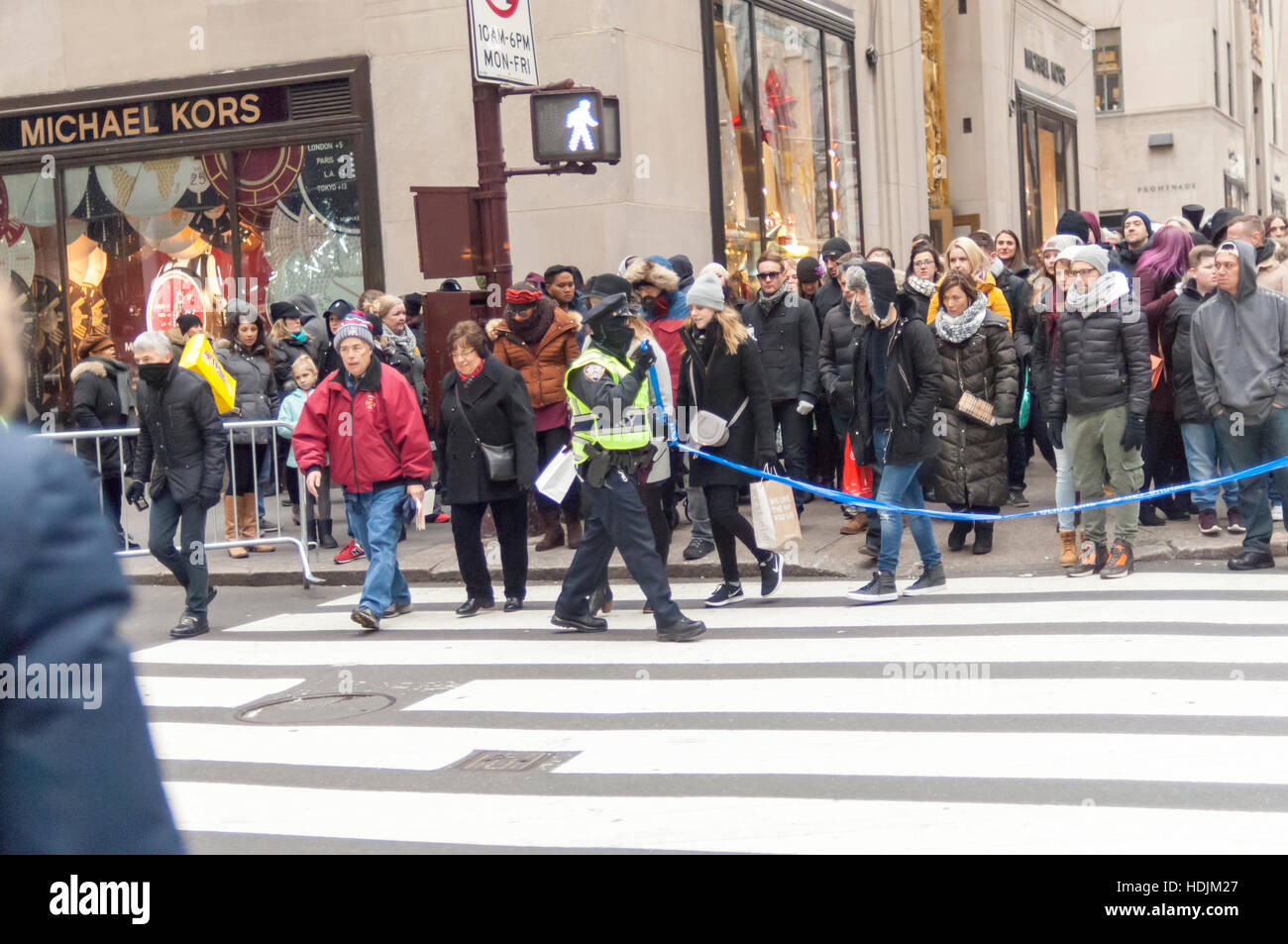Crowd control hi-res stock photography and images - Alamy