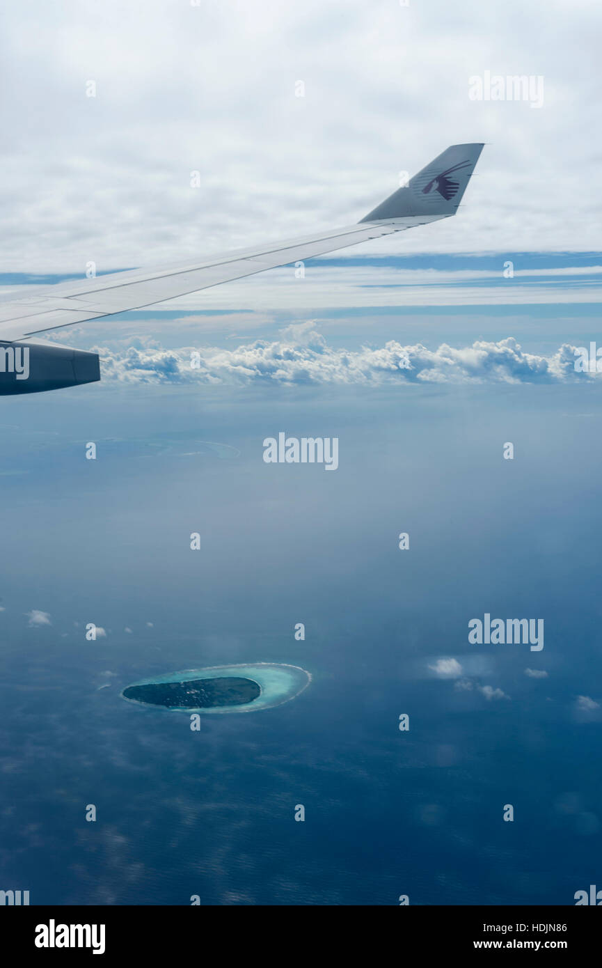 View from cabin window of a Qatar Airways flight Stock Photo - Alamy