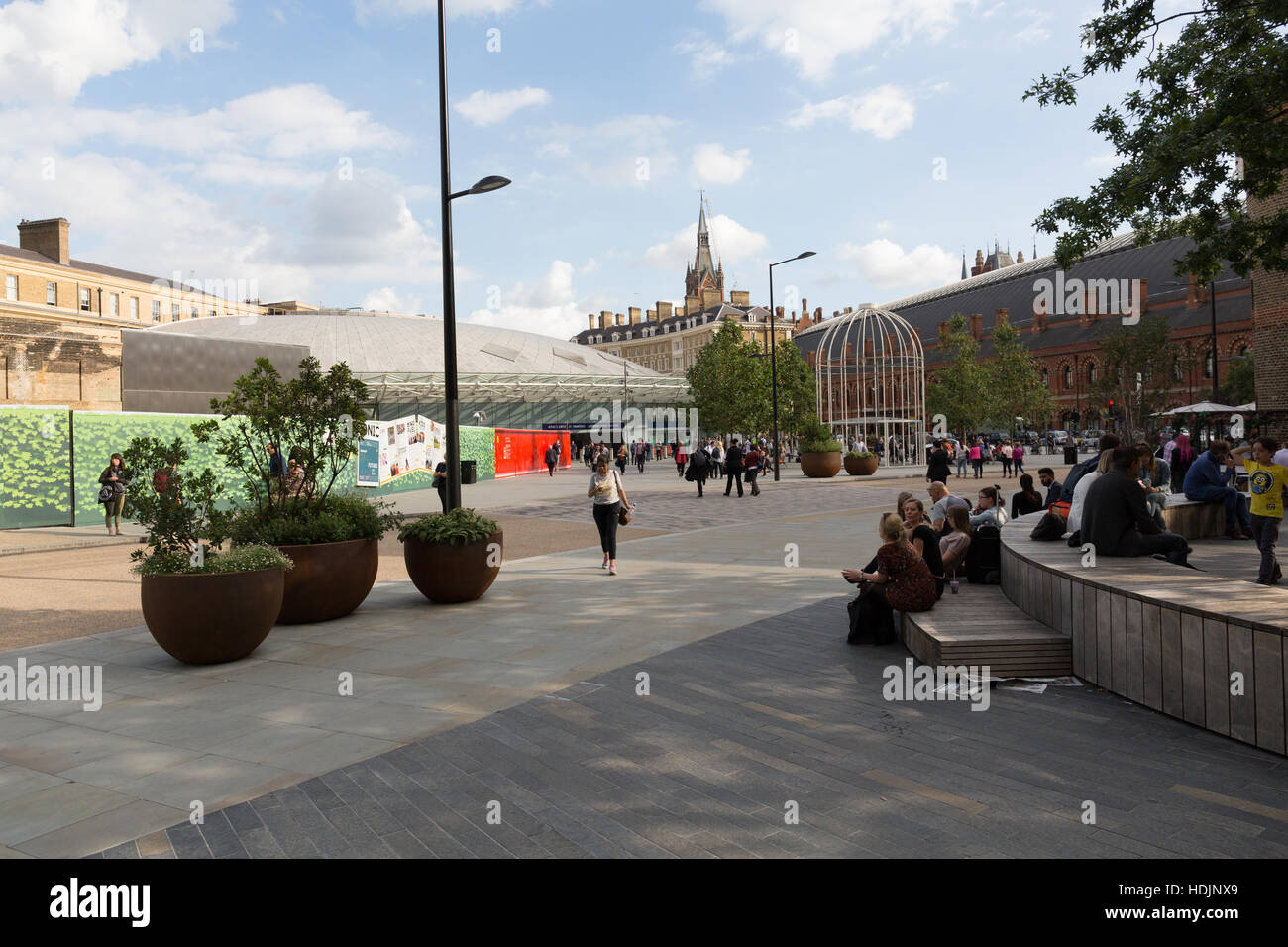 Town square outside Kings Cross and St Pancras stations Stock Photo - Alamy