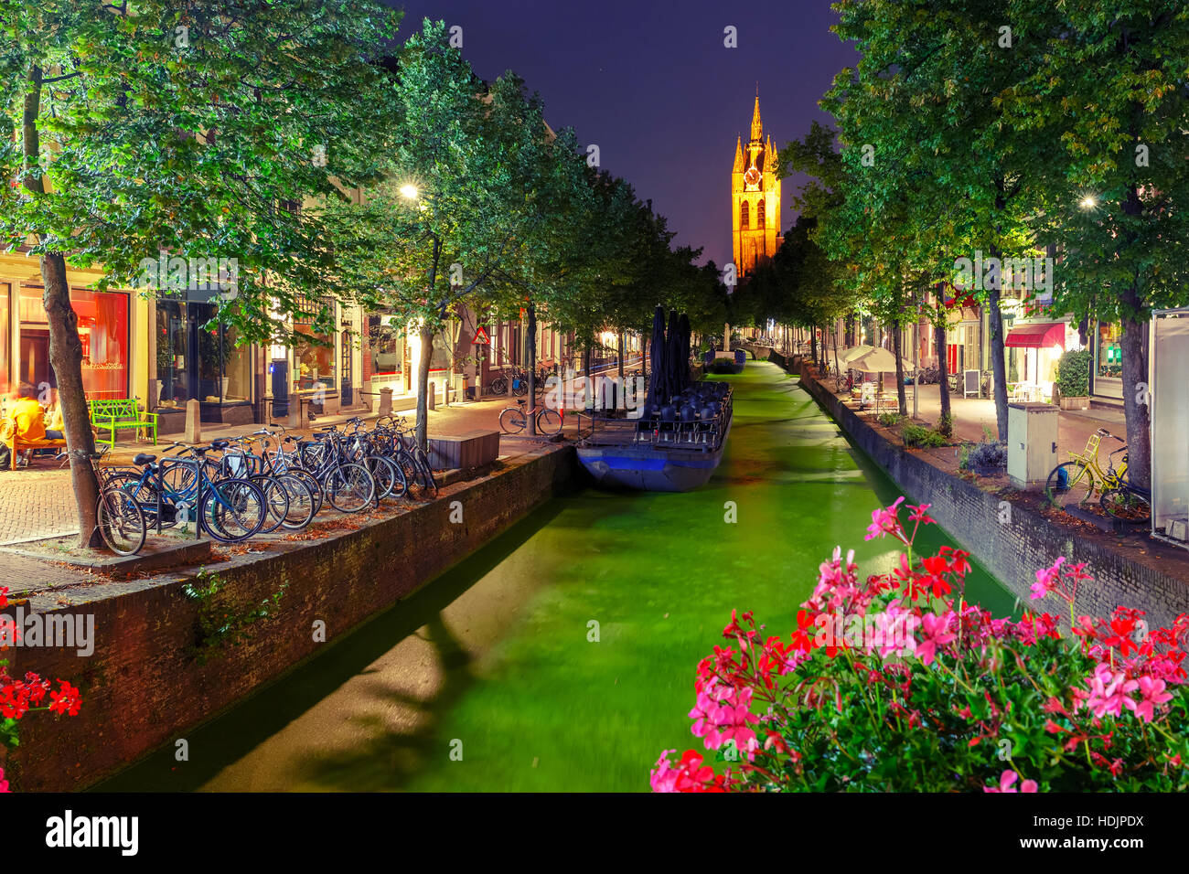Night canal, Oude Kerk church, Delft, Netherlands Stock Photo - Alamy
