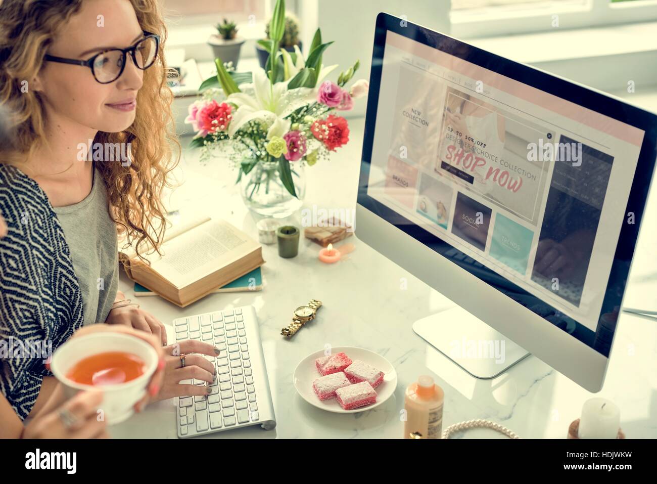 Shopping Internet Digital Connection Networking Concept Stock Photo - Alamy