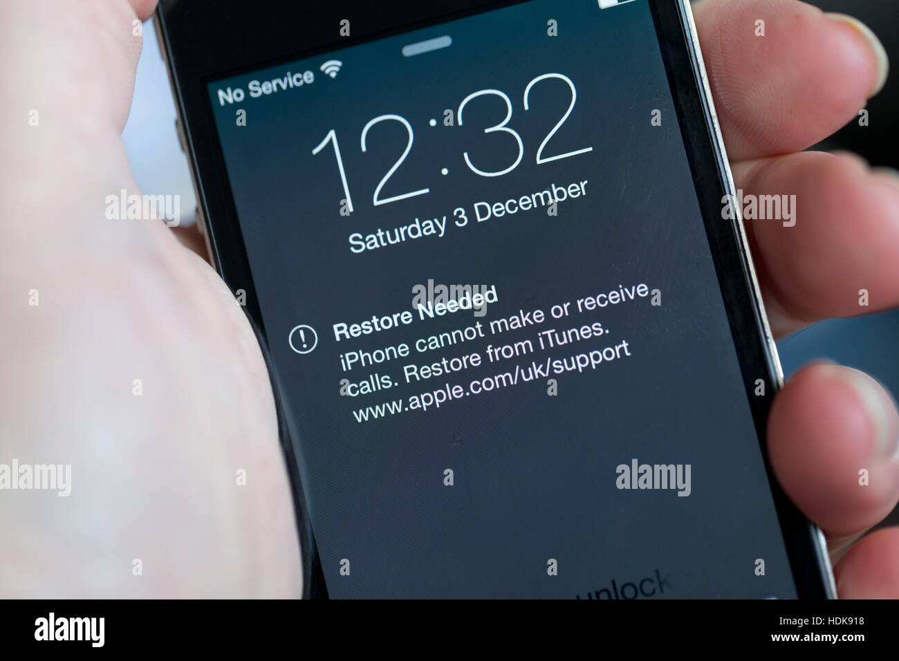 Broken Apple iPhone 4 with No Service and requiring a restore error ...