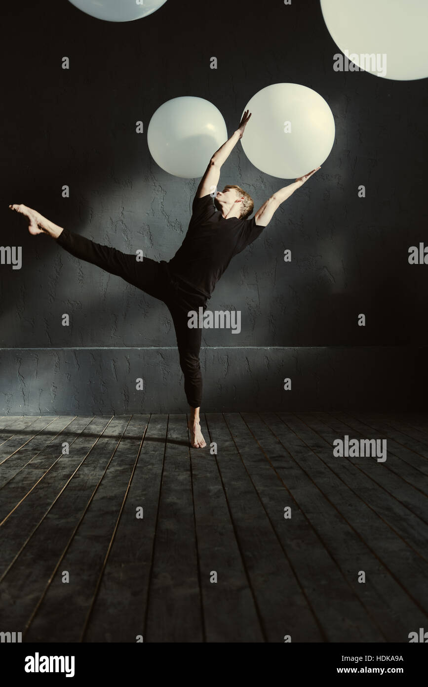 Activity performer dance static hi-res stock photography and images - Alamy