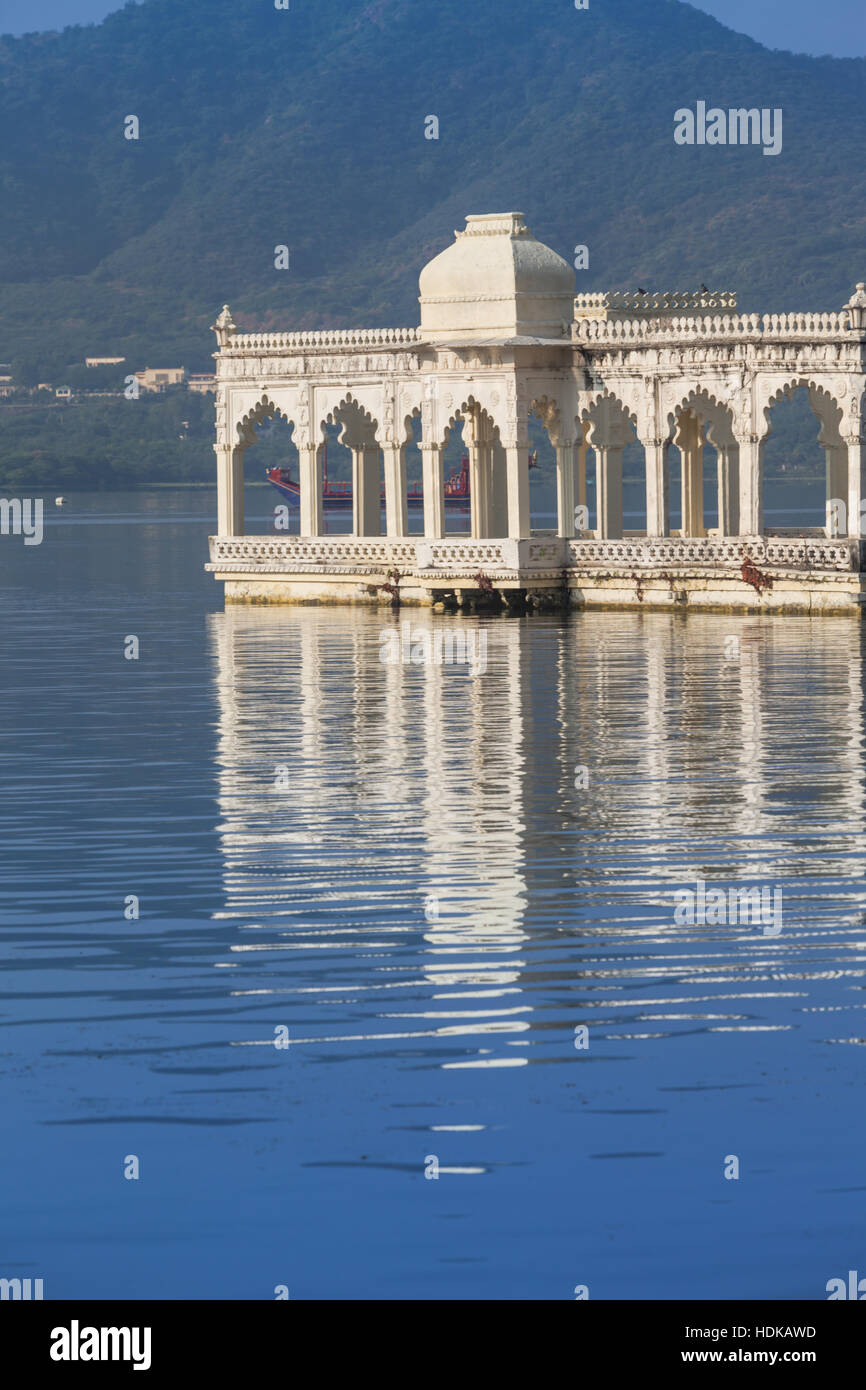 Building in the beautiful Udaipur Lake, Rajasthan, India Stock Photo ...